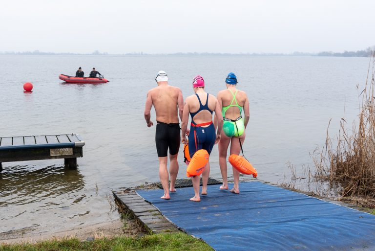 Foto's en video: Eerste Bodegraven Ice Swim - Rebonieuws.nl